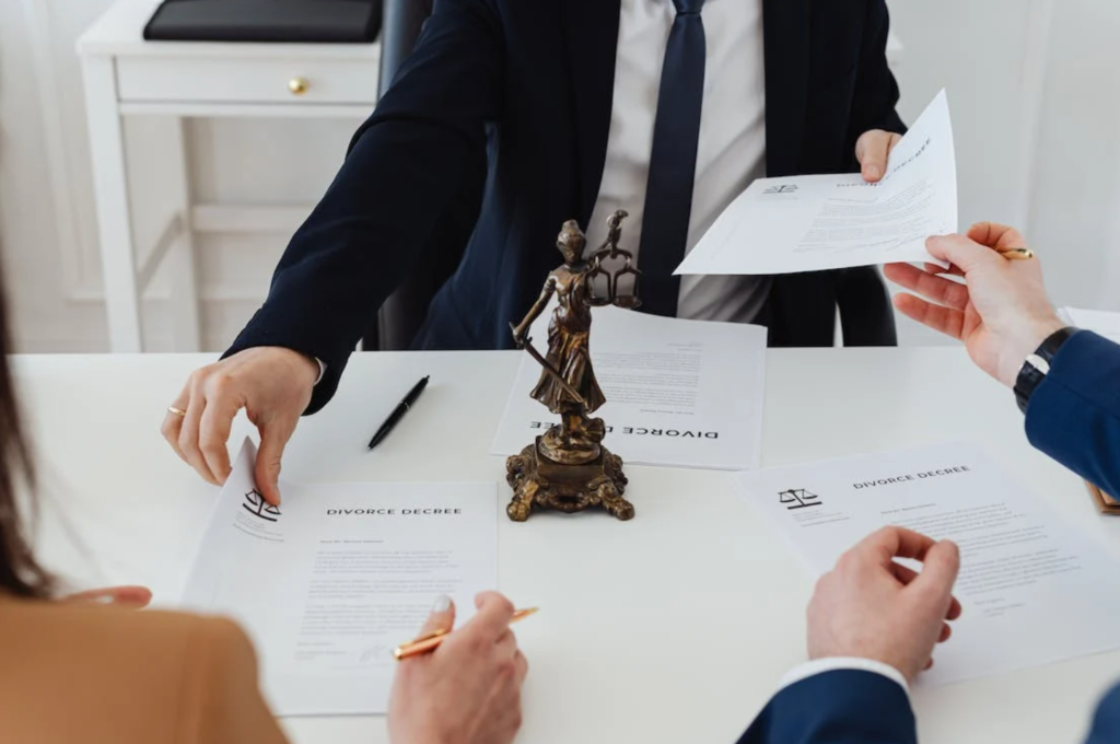 A Comprehensive Guide to Family Law in Ontario: What a Family Lawyer ...